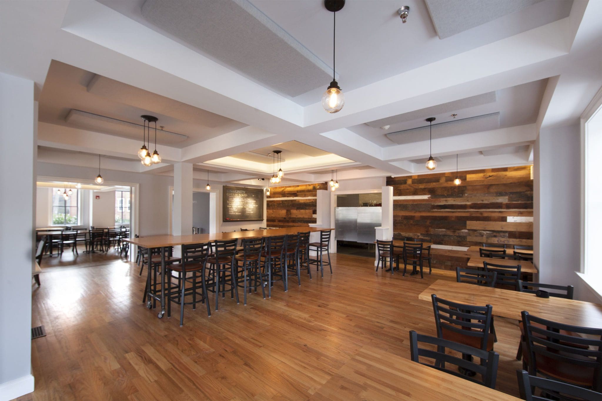 Modern Restaurant Space | Douglas R. Schotland Architect